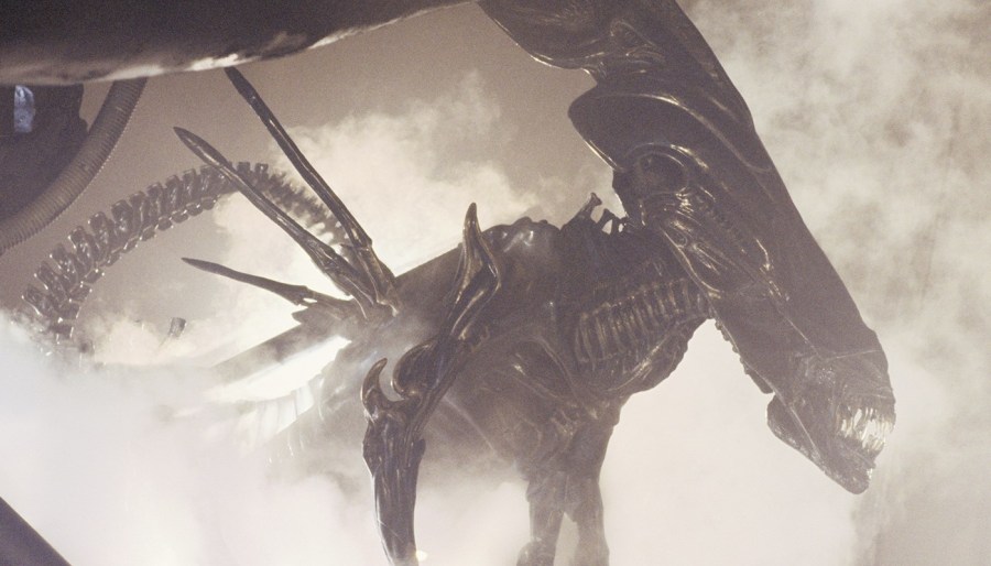 StarBeast — Aliens, the Alien Queen – Monster Legacy