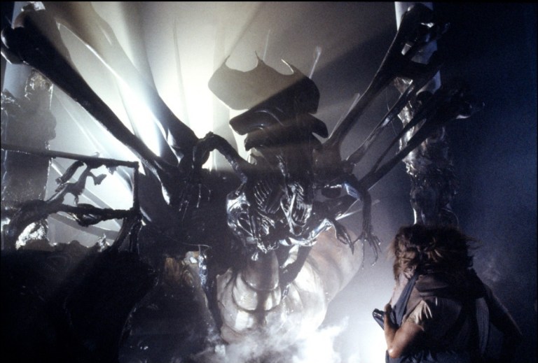 StarBeast — Aliens, the Alien Queen – Monster Legacy