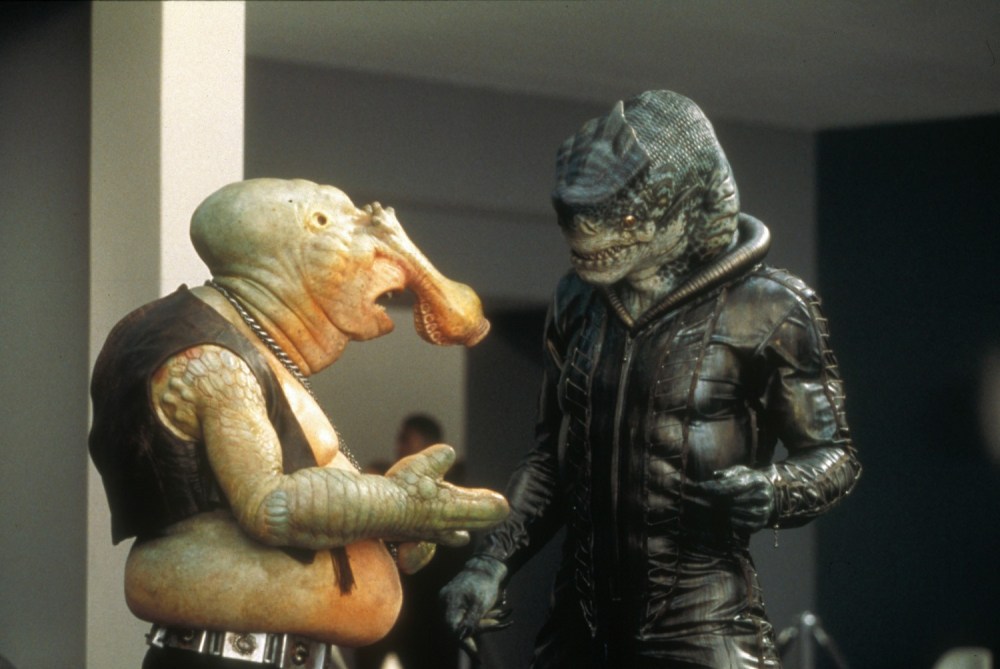 Scum Of The Universe — Men In Black II, part 1 – Monster Legacy
