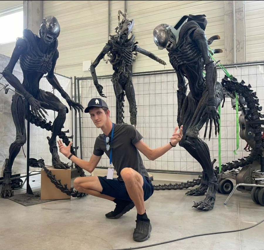 Alienromutrevornewlinshow – Monster Legacy